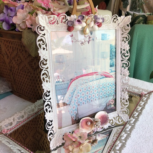 Cyndy’s Beach House | Accents | Vintage Shabby Chic Frame | Poshmark